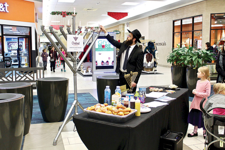 Public menorah lighting at Dakota Square | News, Sports, Jobs - Minot ...